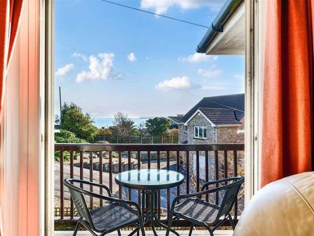 3 bed flat for sale