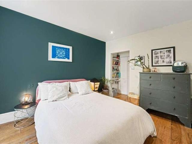 3 bed flat for sale