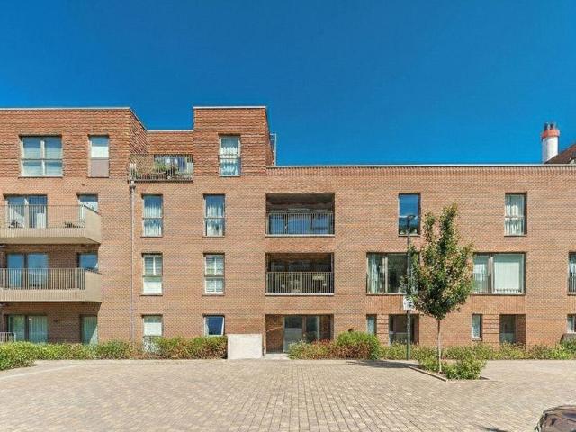 3 bed flat for sale