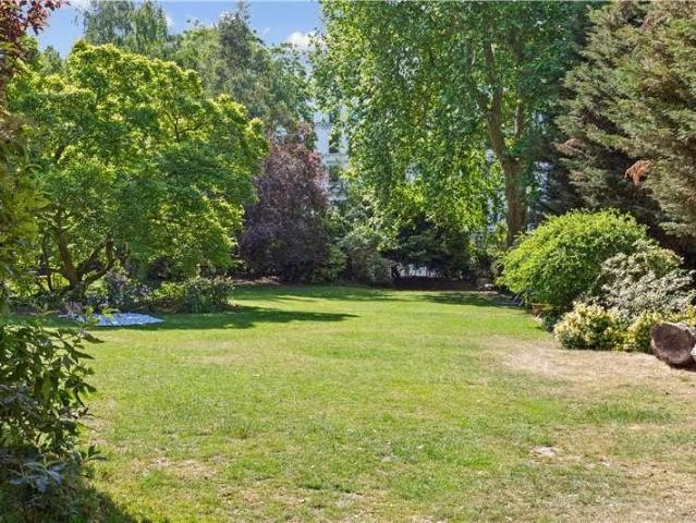 3 bed flat for sale