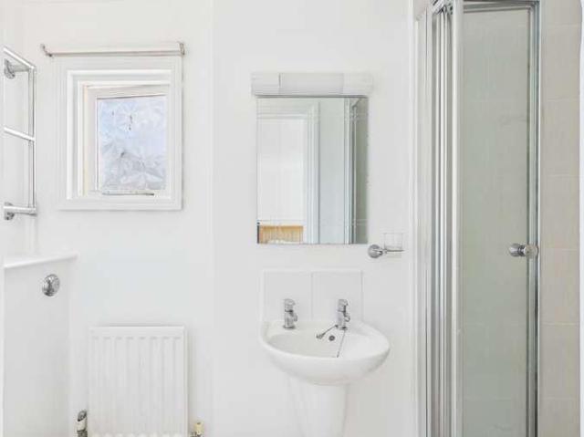 3 bed flat for sale