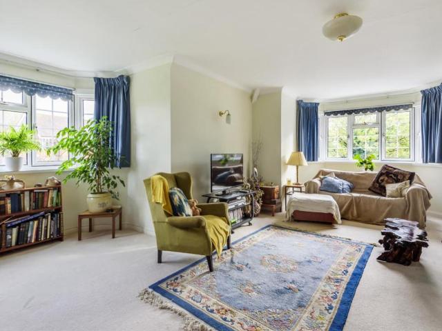 3 bed flat for sale