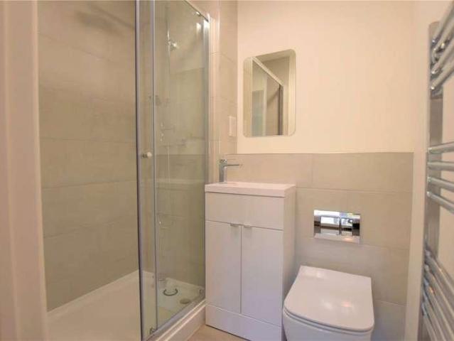 3 bed flat for sale