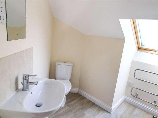 3 bed flat for sale