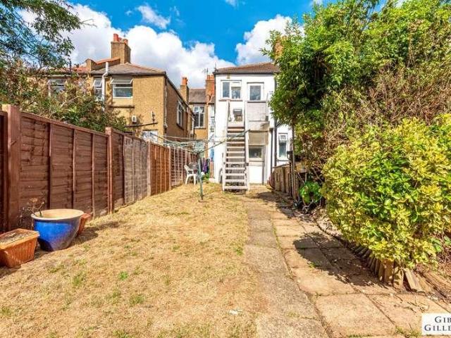 3 bed flat for sale