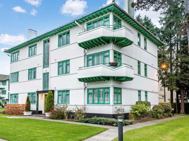 3 bed flat for sale