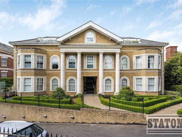 3 bed flat for sale