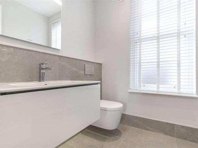 3 bed flat for sale