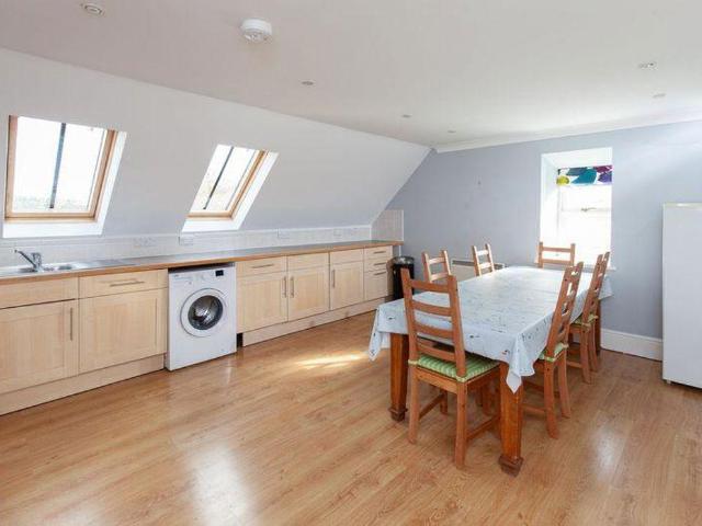 3 bed flat for sale