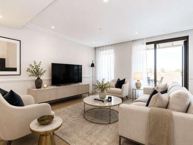 3 bed flat for sale
