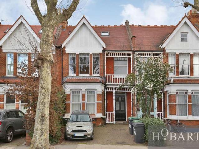 3 bed flat for sale