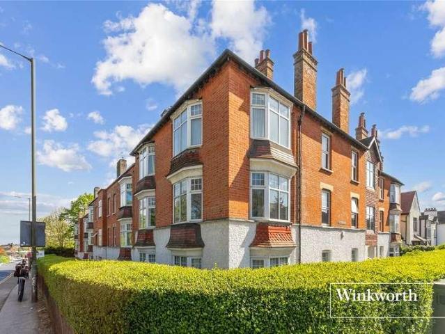 3 bed flat for sale