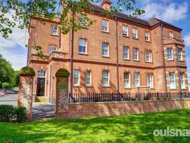 3 bed flat for sale