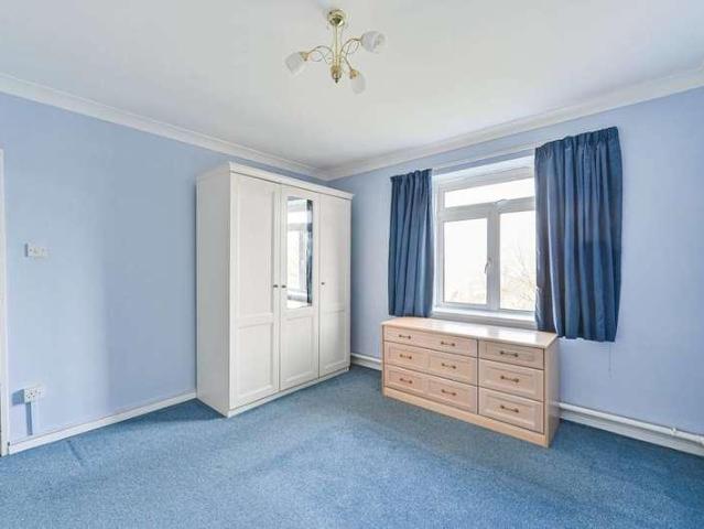 3 bed flat for sale