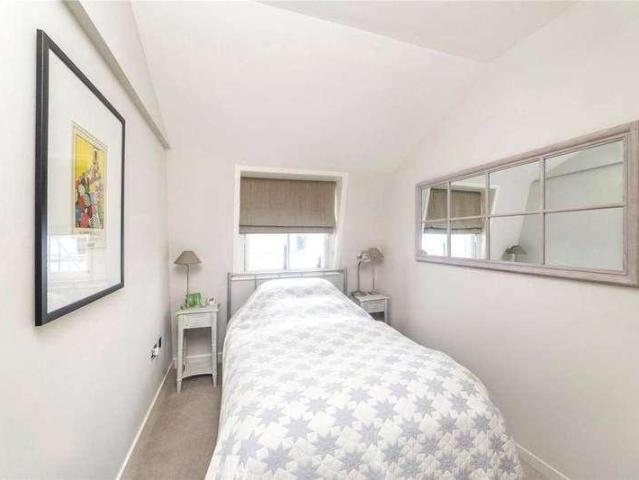 3 bed flat for sale