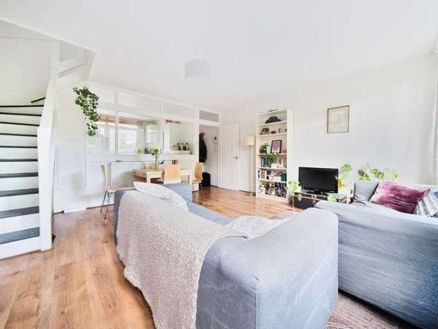 3 bed flat for sale