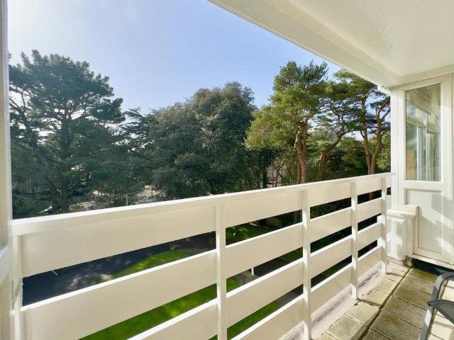 3 bed flat for sale