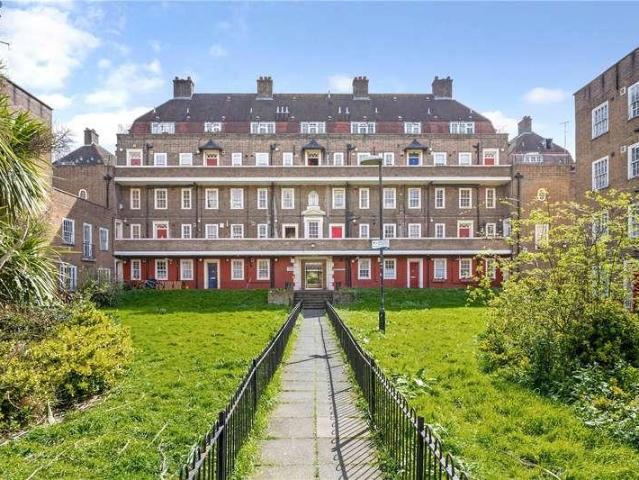 3 bed flat for sale