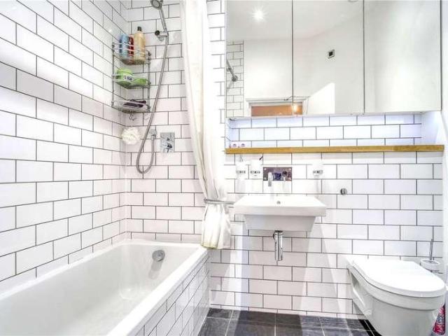 3 bed flat for sale