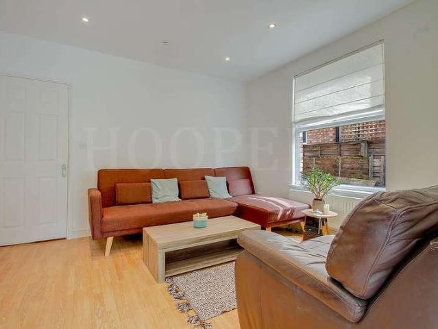 3 bed flat for sale