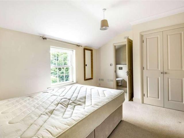 3 bed flat for sale