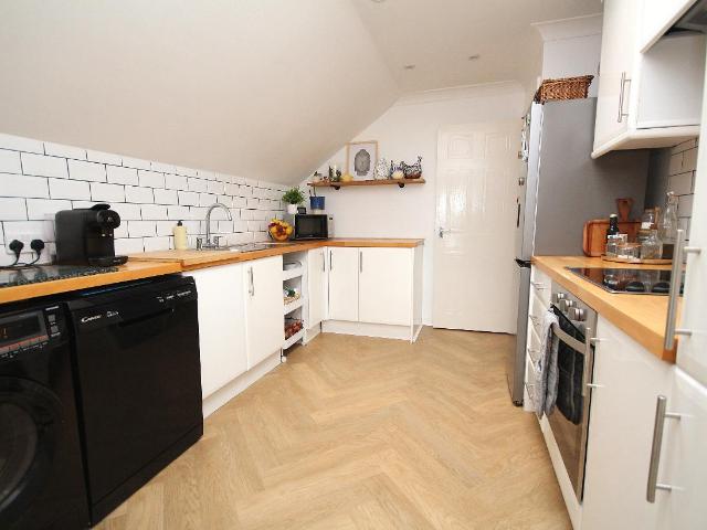 3 bed flat for sale