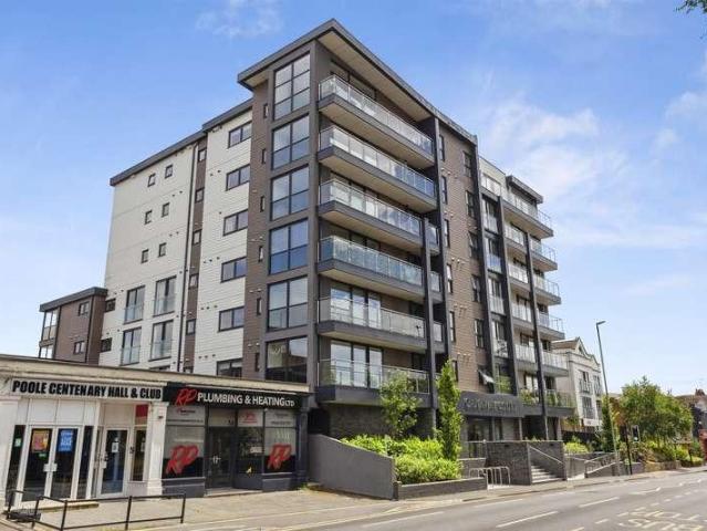 3 bed flat for sale