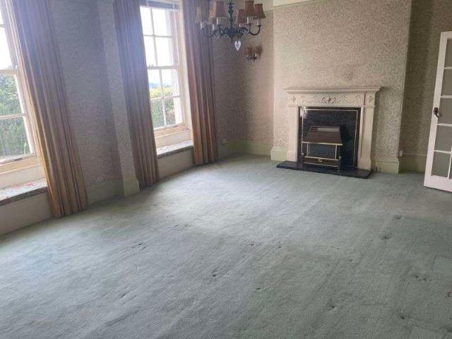 3 bed flat for sale