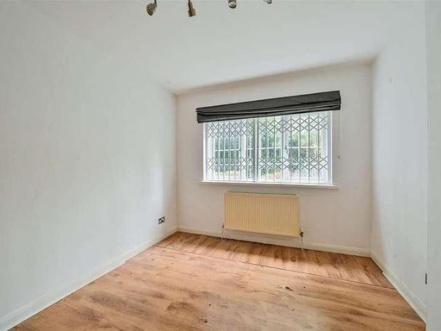 3 bed flat for sale