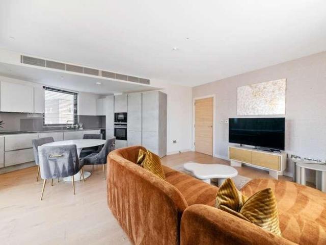 3 bed flat for sale