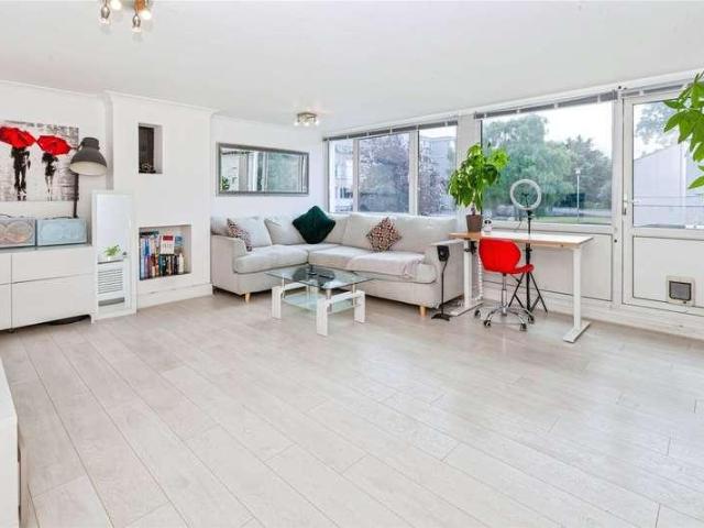 3 bed flat for sale