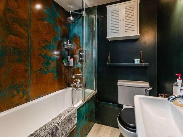 3 bed flat for sale