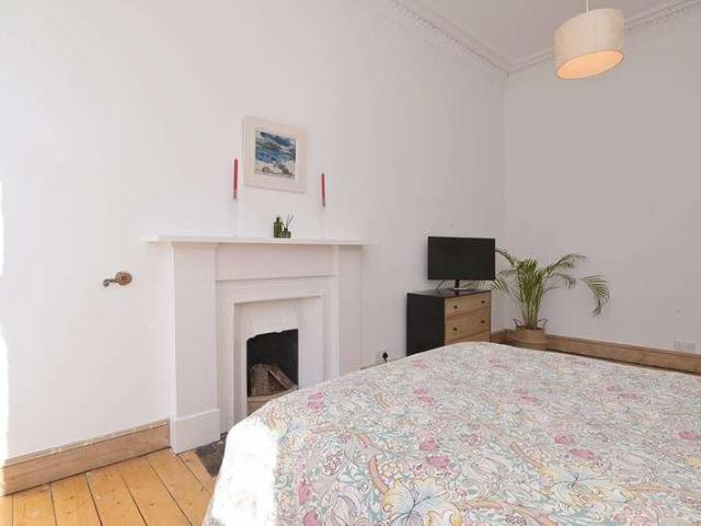 3 bed flat for sale