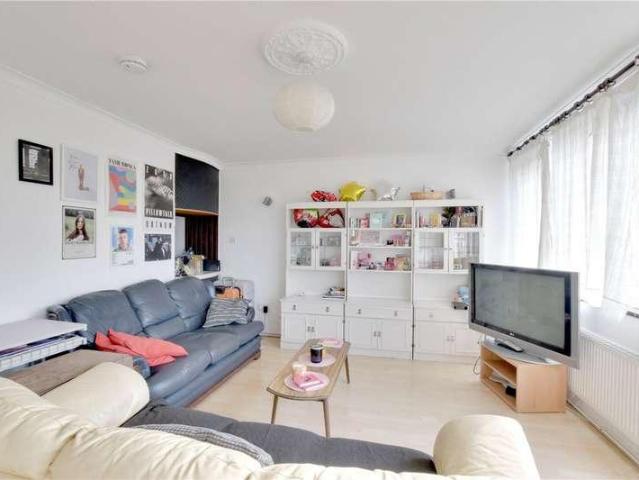 3 bed flat for sale