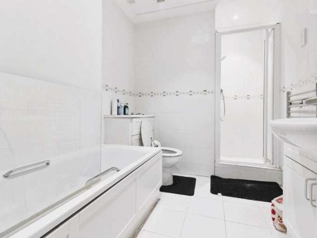 3 bed flat for sale