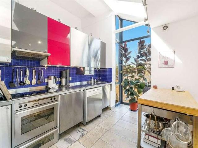 3 bed flat for sale