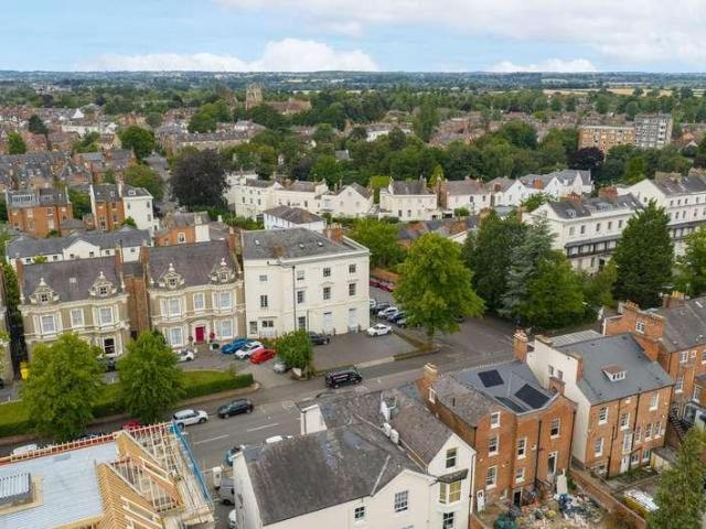 3 bed flat for sale