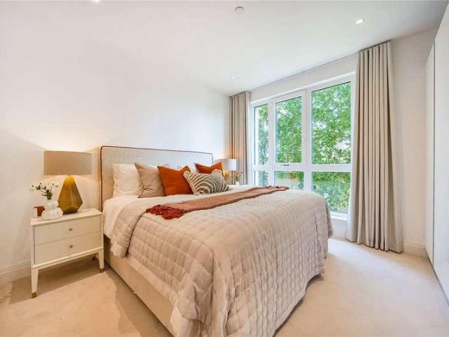 3 bed flat for sale