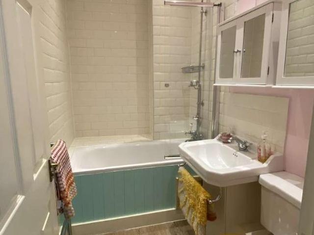 3 bed flat for sale