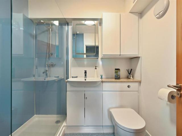 3 bed flat for sale