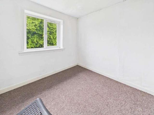 3 bed flat for sale