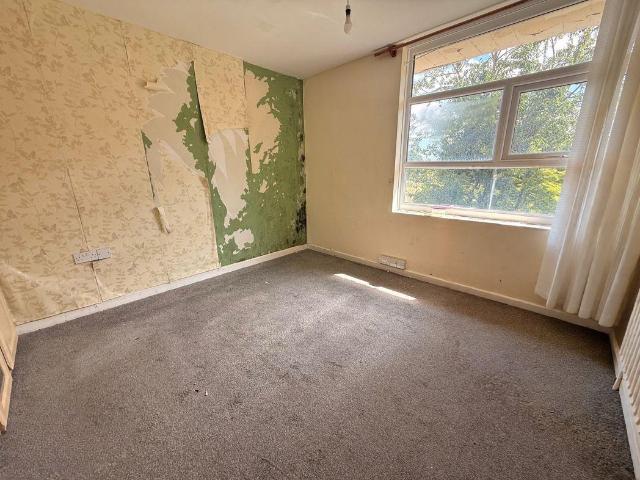 3 bed flat for sale