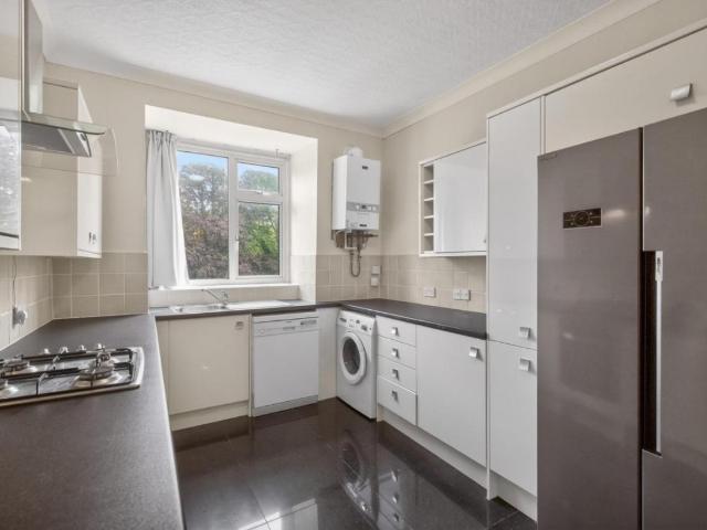 3 bed flat for sale