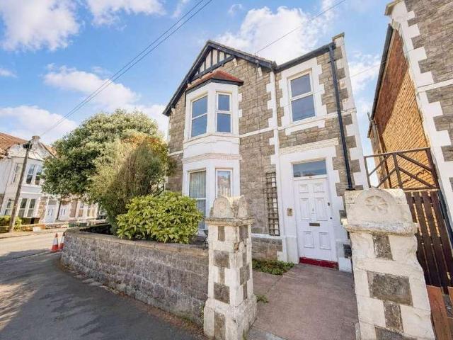 3 bed flat for sale