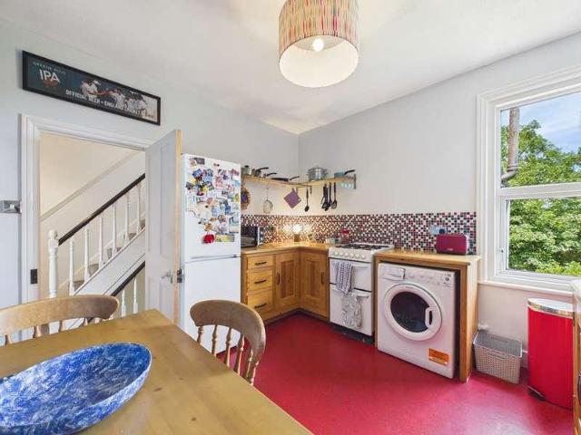 3 bed flat for sale