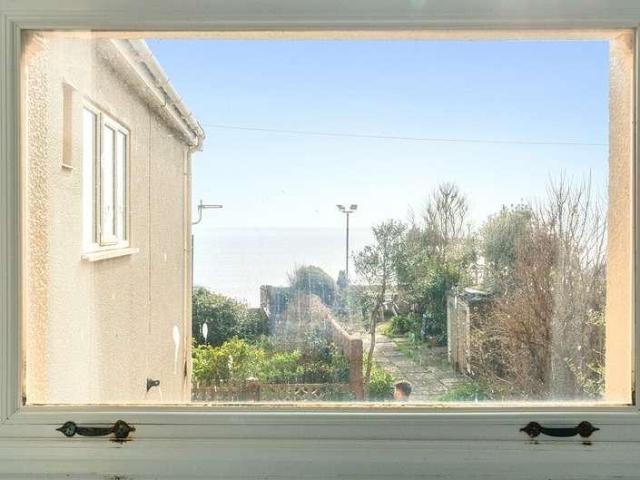 3 bed flat for sale