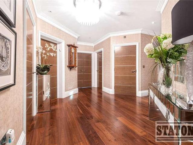 3 bed flat for sale