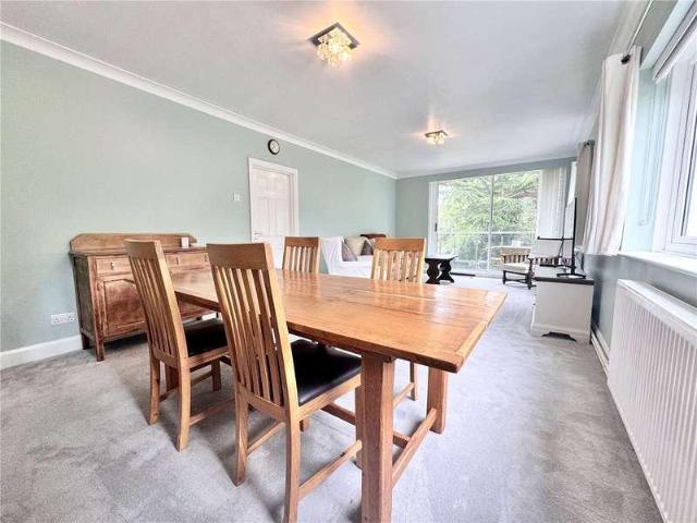 3 bed flat for sale