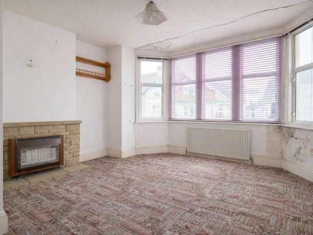 3 bed flat for sale