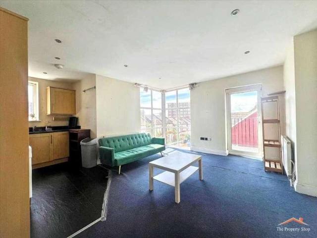 3 bed flat for sale